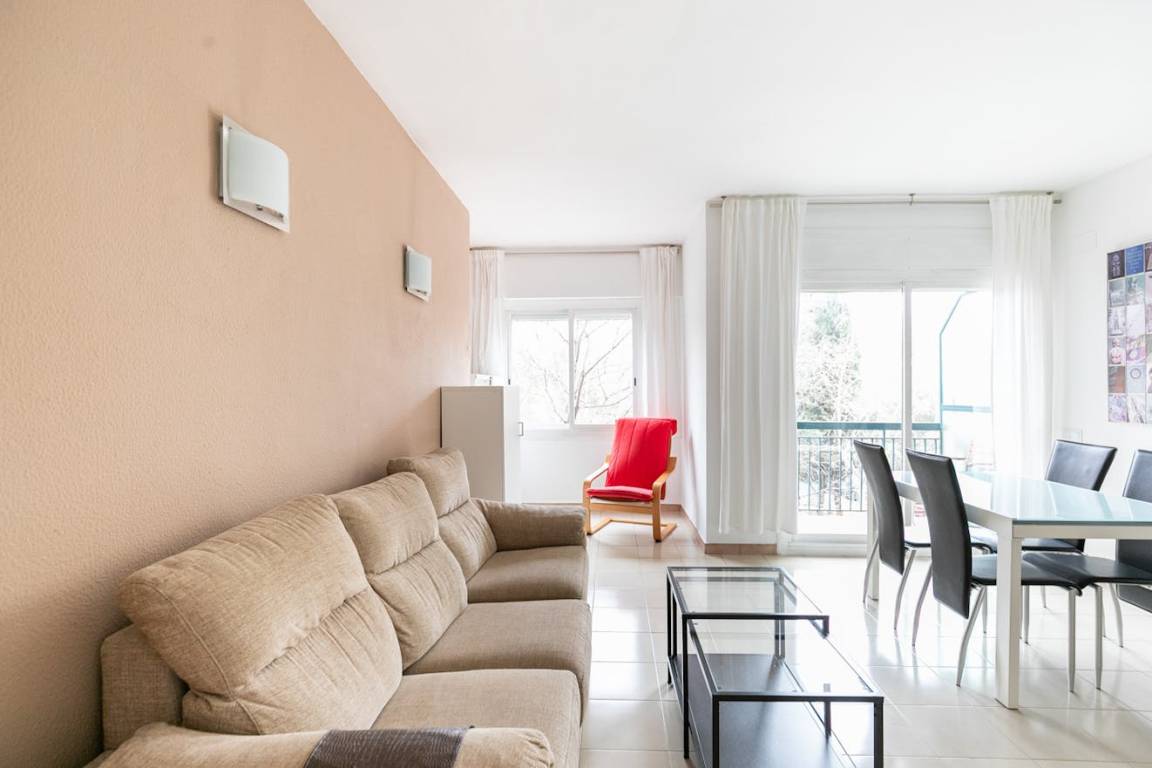 80 M² Appartement ∙ 3 Chambres ∙ 6 Personnes - Barberà del Vallès
