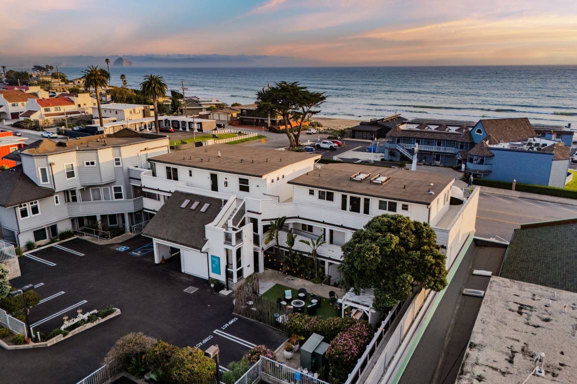 Ferienhaus ∙ 13 Schlafzimmer ∙ 36 Gäste - Cayucos State Beach