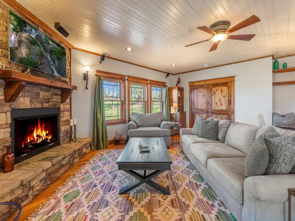 268 M² House ∙ 3 Bedrooms ∙ 8 Guests - Blue Ridge, GA