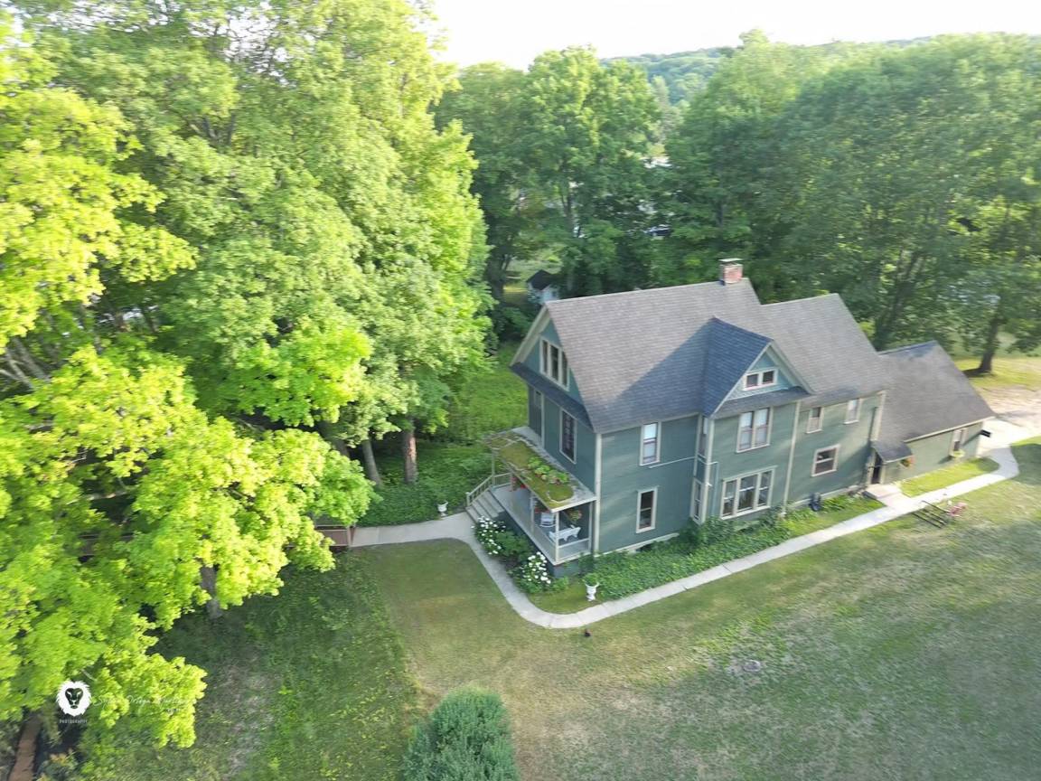 House ∙ 6 Bedrooms ∙ 16 Guests - Torch Lake, MI