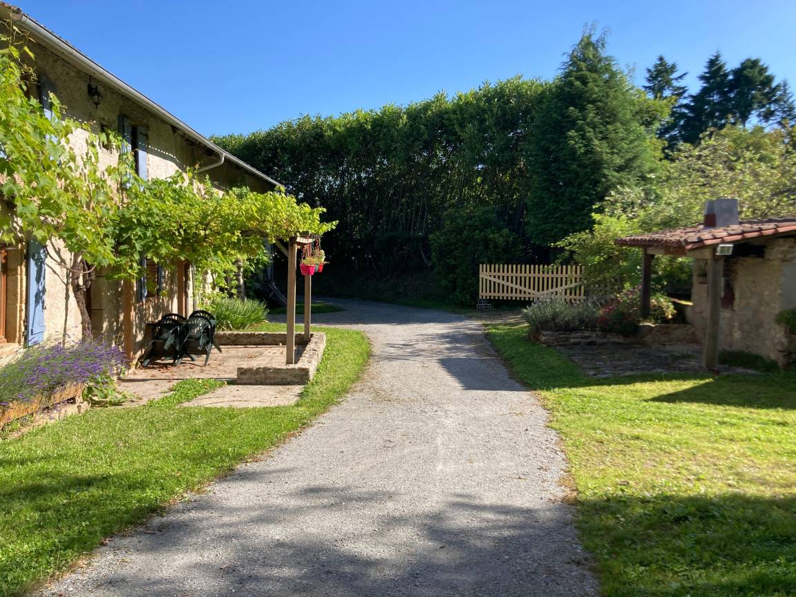 120 M² Maison De Vacances ∙ 3 Chambres ∙ 6 Personnes - Oradour-sur-Glane