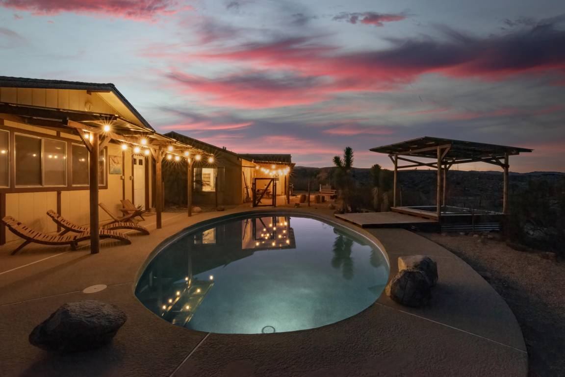 House ∙ 2 Bedrooms ∙ 4 Guests - Yucca Valley, CA