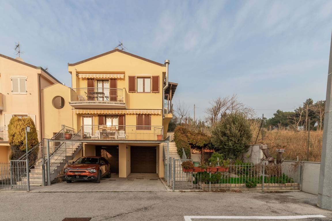 75 M² Appartamento ∙ 2 Camere Da Letto ∙ 5 Ospiti - Loreto