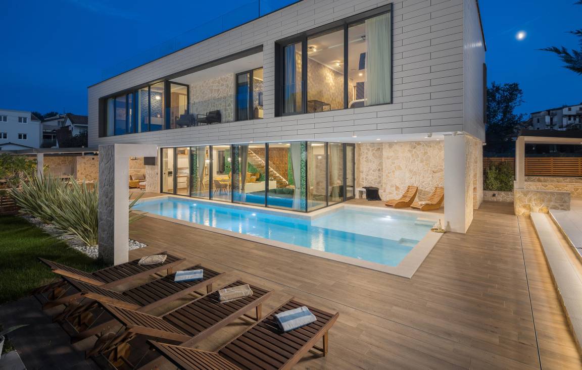 320 M² Ferienhaus ∙ 4 Schlafzimmer ∙ 8 Gäste - Vrsar