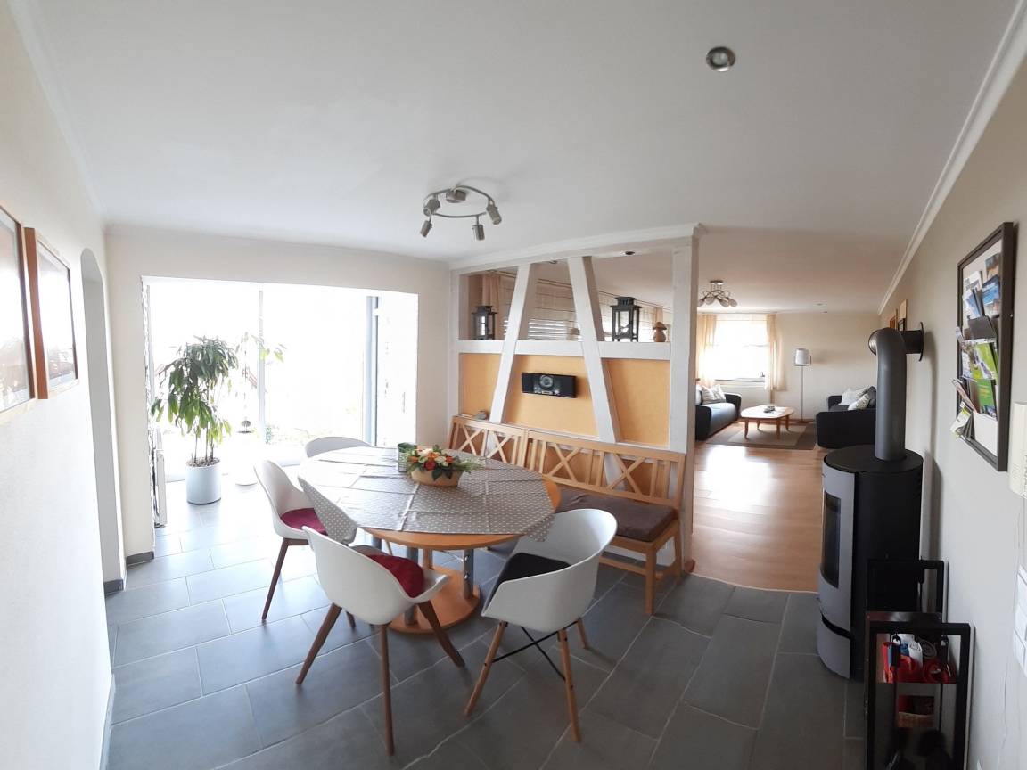 75 M² Ferienwohnung ∙ 2 Schlafzimmer ∙ 4 Gäste - Hayingen