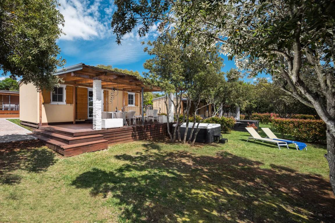 32 M² Bungalow ∙ 2 Habitaciones ∙ 6 Huéspedes - Rovinj