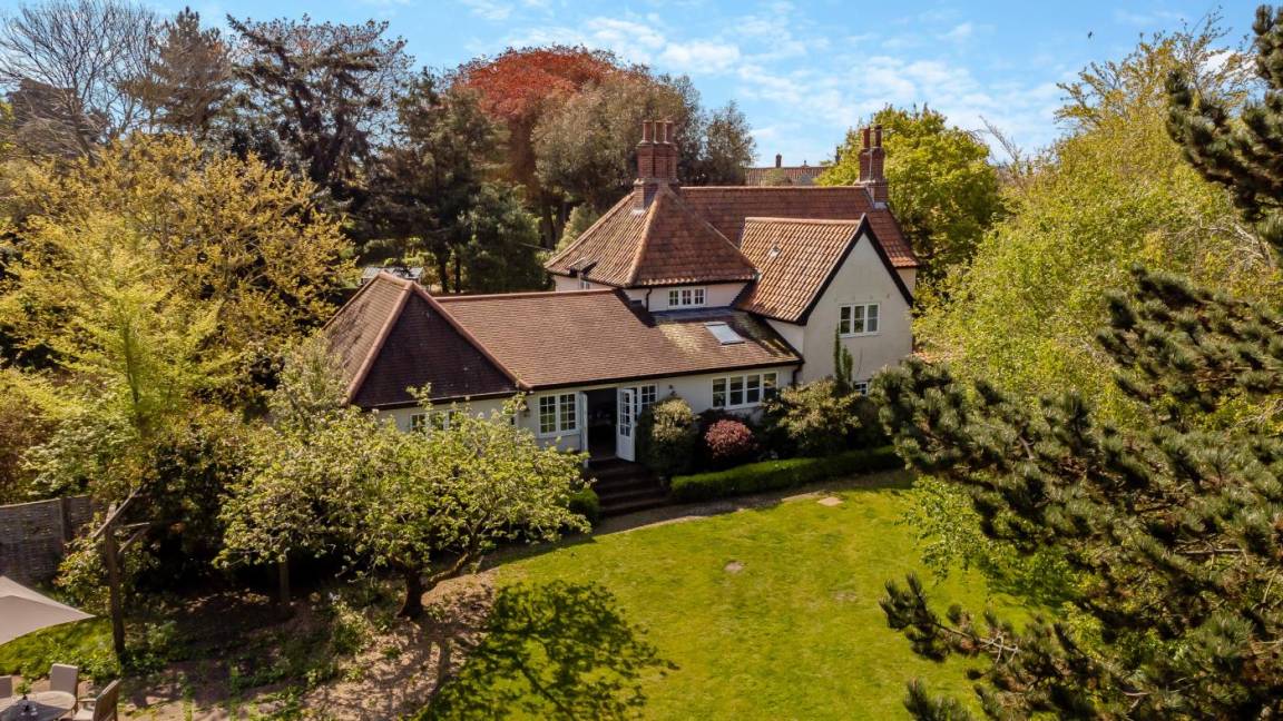Cottage ∙ 5 Bedrooms ∙ 10 Guests - Norfolk