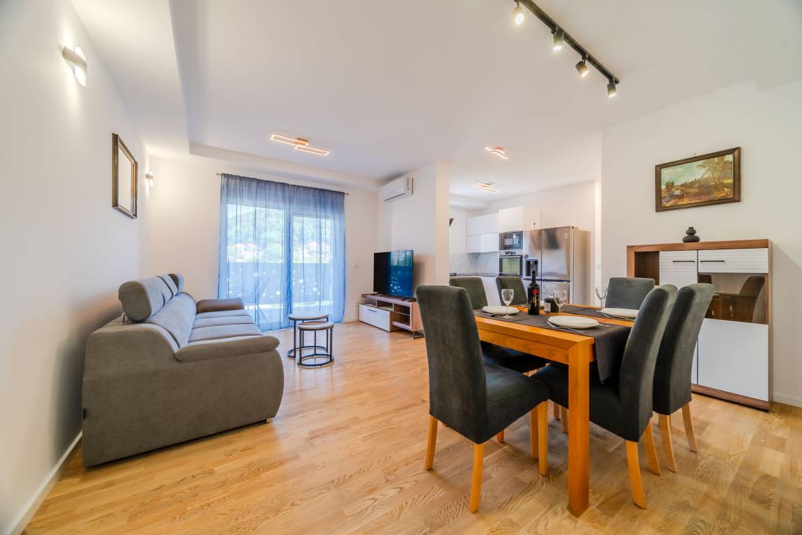 60 M² Apartment ∙ 2 Bedrooms ∙ 4 Guests - Zabok