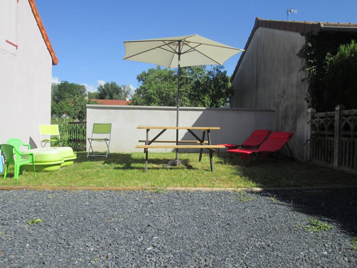 84 M² Casa Rural ∙ 2 Habitaciones ∙ 6 Huéspedes - Gueugnon