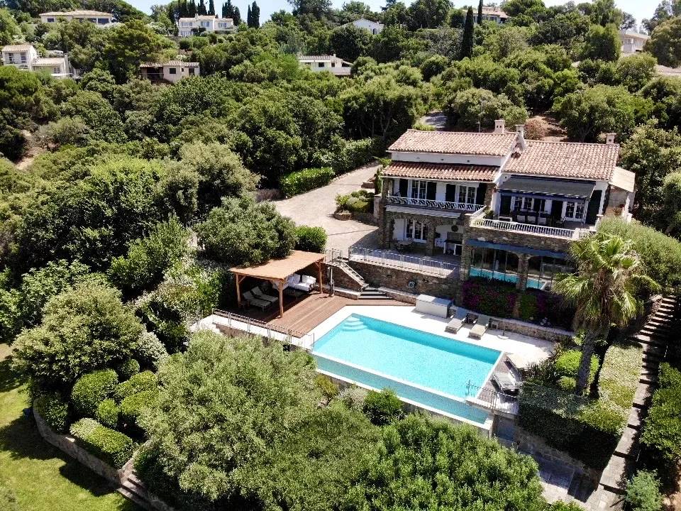 180 M² Ferienhaus ∙ 4 Schlafzimmer ∙ 8 Gäste - Grimaud
