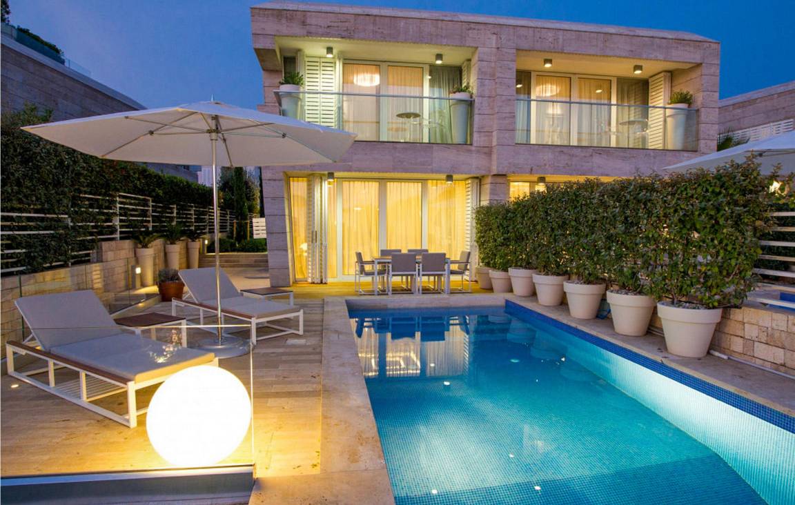 150 M² House ∙ 4 Bedrooms ∙ 8 Guests - Nin