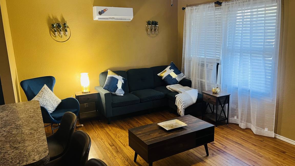 House ∙ 2 Bedrooms ∙ 5 Guests - Inspiration Hills - San Antonio