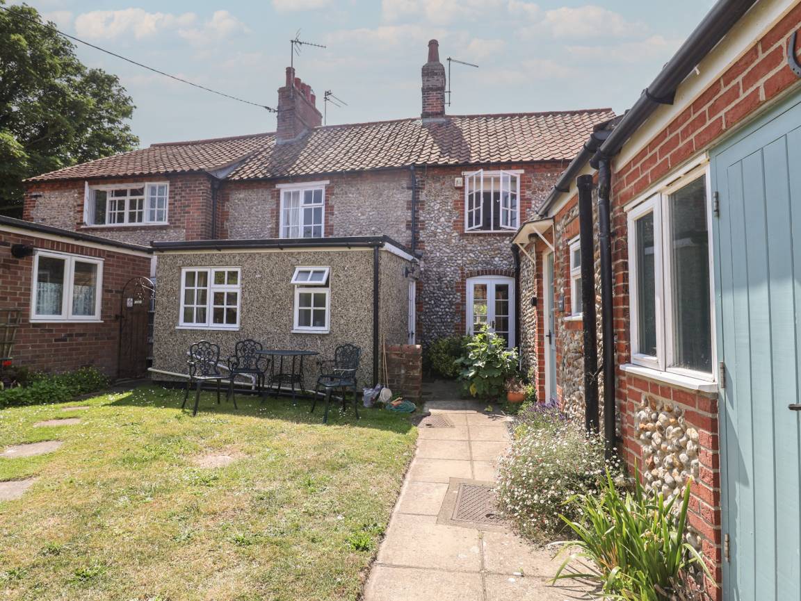 Cottage ∙ 2 Bedrooms ∙ 4 Guests - Blakeney