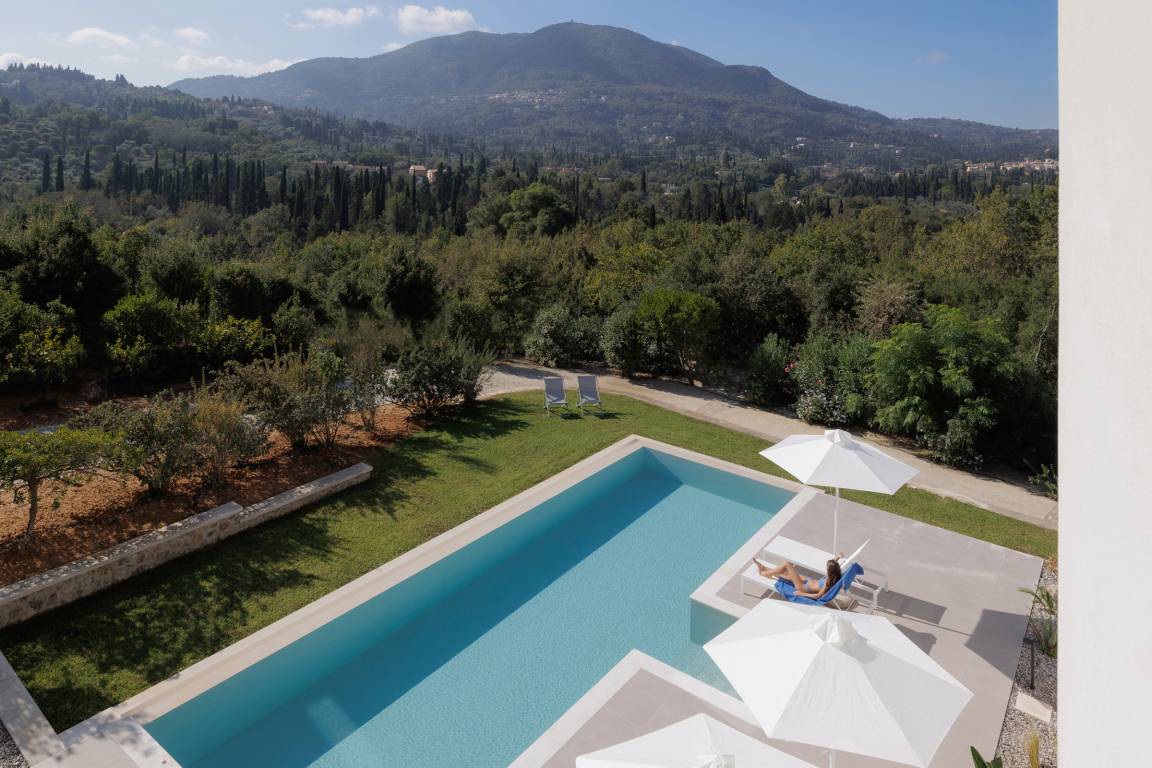 160 M² Villa ∙ 3 Bedrooms ∙ 6 Guests - Corfu