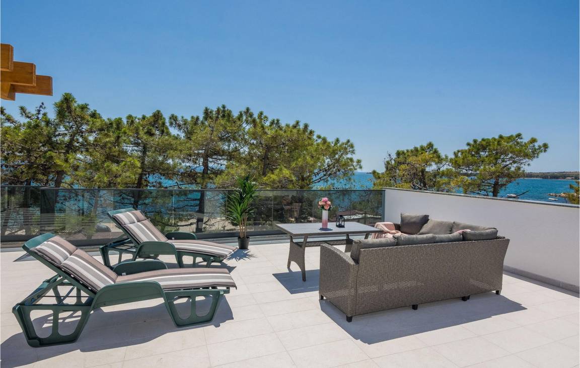 210 M² Ferienhaus ∙ 4 Schlafzimmer ∙ 8 Gäste - Vir, Kroatien