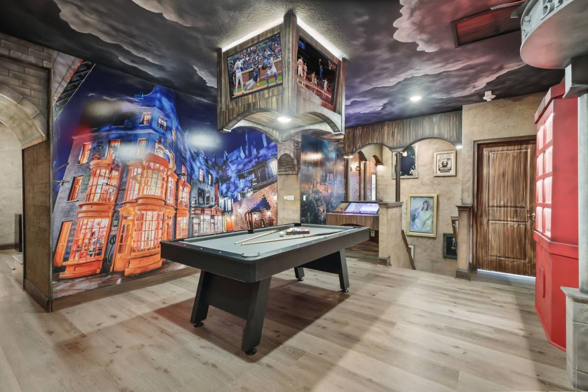 Villa ∙ 15 Bedrooms ∙ 42 Guests - Kissimmee, FL