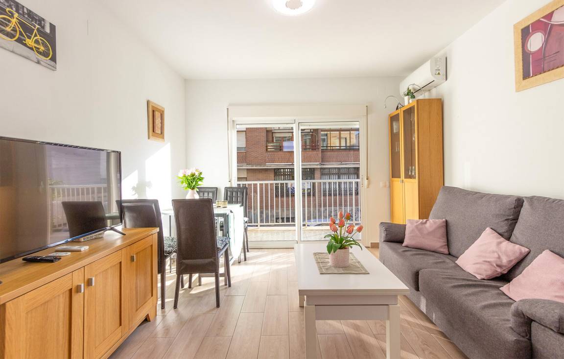 75 M² Ferienwohnung ∙ 3 Schlafzimmer ∙ 6 Gäste - Torrevieja