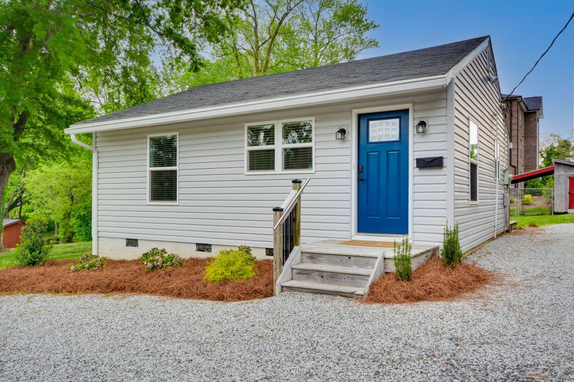 74 M² House ∙ 2 Bedrooms ∙ 4 Guests - Greensboro, NC
