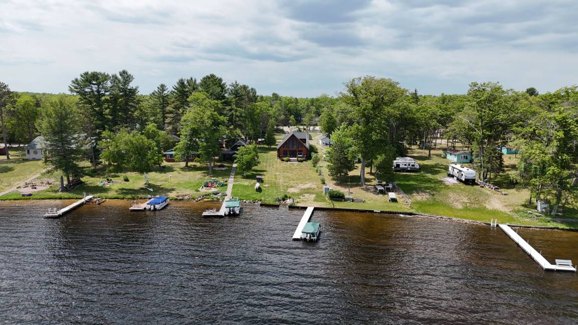 171 M² House ∙ 3 Bedrooms ∙ 8 Guests - Oscoda, MI