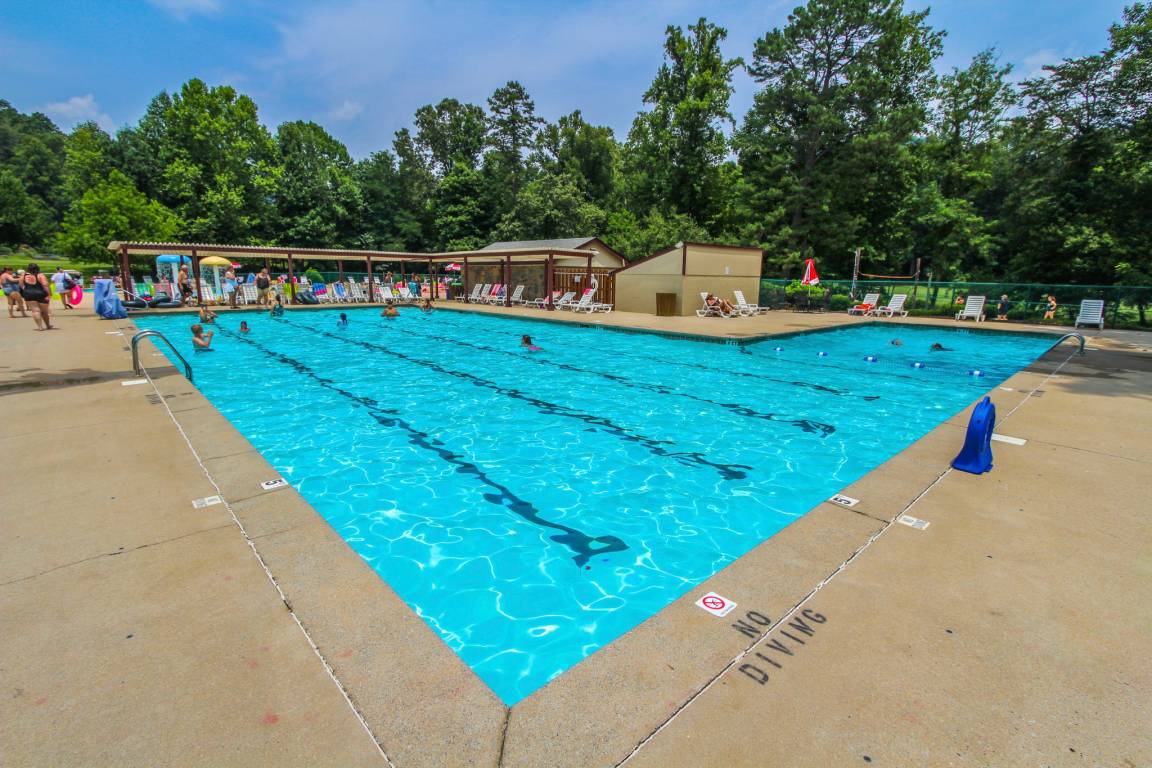 Condo ∙ 2 Bedrooms ∙ 8 Guests - Lake Lure, NC