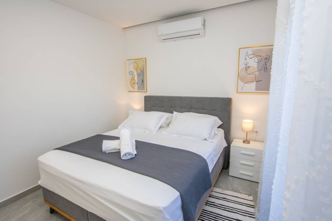 80 M² House ∙ 2 Bedrooms ∙ 6 Guests - Biograd na Moru