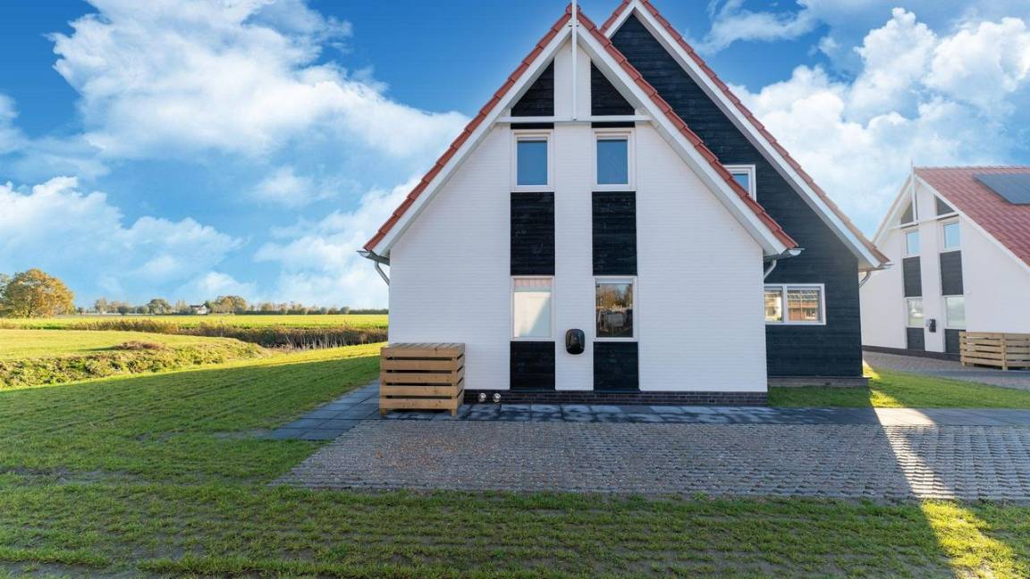 210 M² House ∙ 6 Bedrooms ∙ 12 Guests - Bergen op Zoom