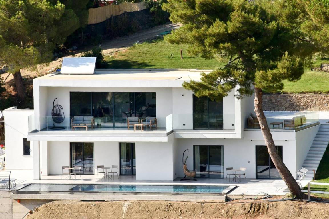250 M² Villa ∙ 4 Bedrooms ∙ 8 Guests - Elba