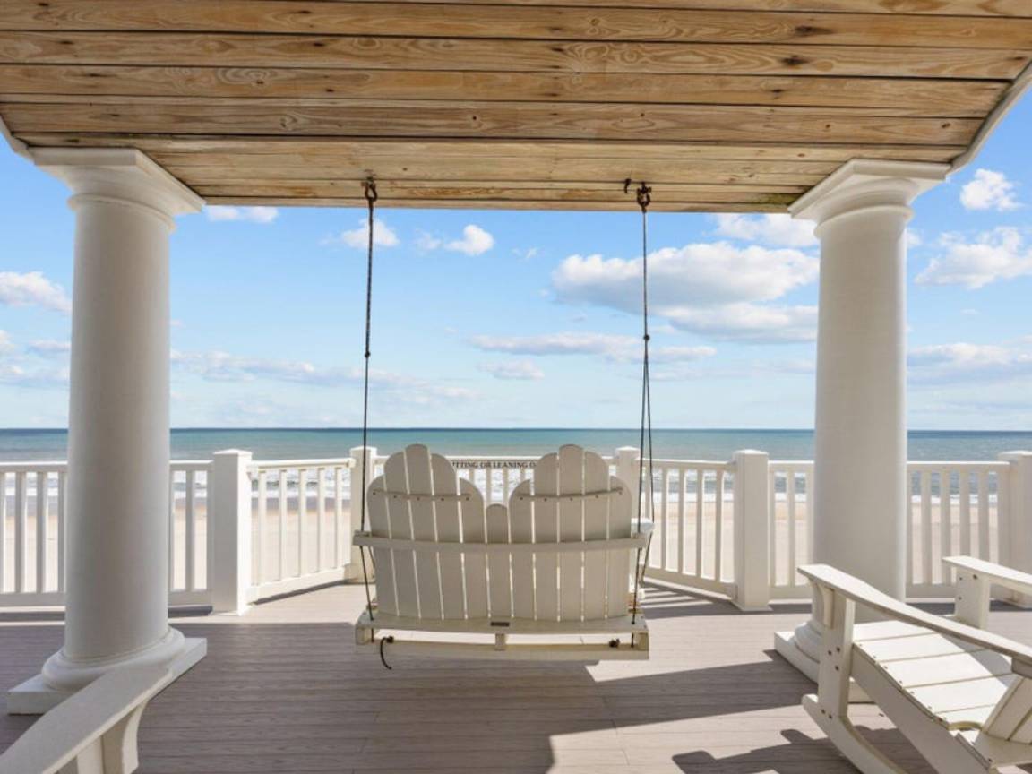 393 M² House ∙ 7 Bedrooms ∙ 24 Guests - North Topsail Beach, NC