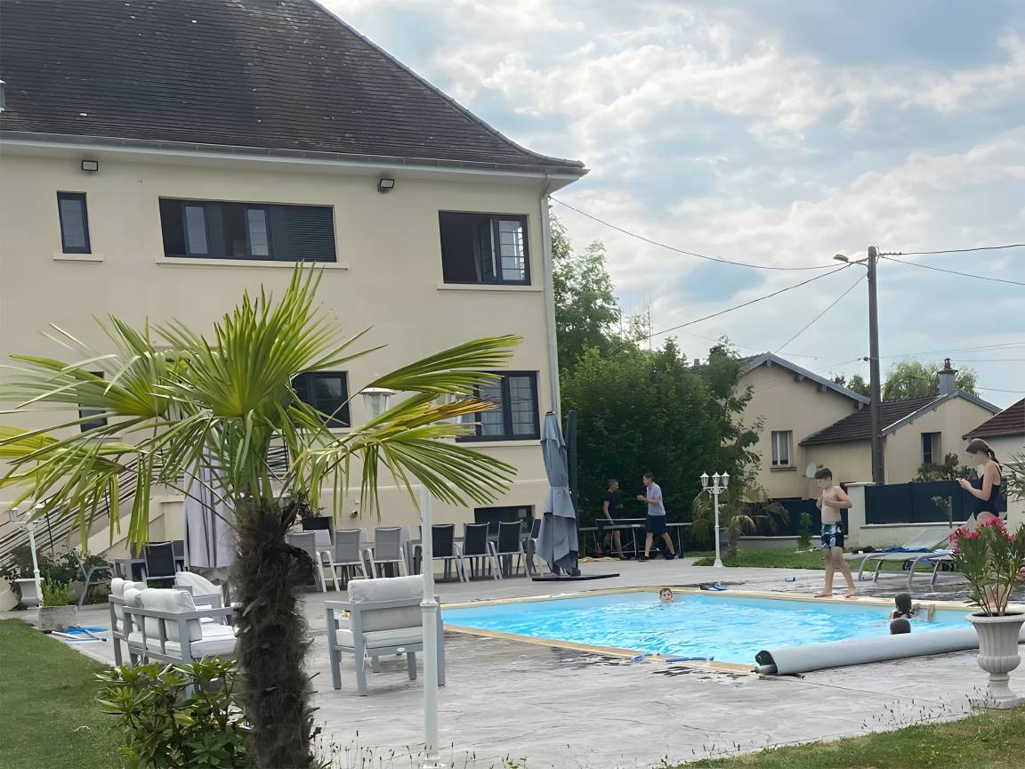 360 M² Villa ∙ 6 Chambres ∙ 18 Personnes - Haute-Saône
