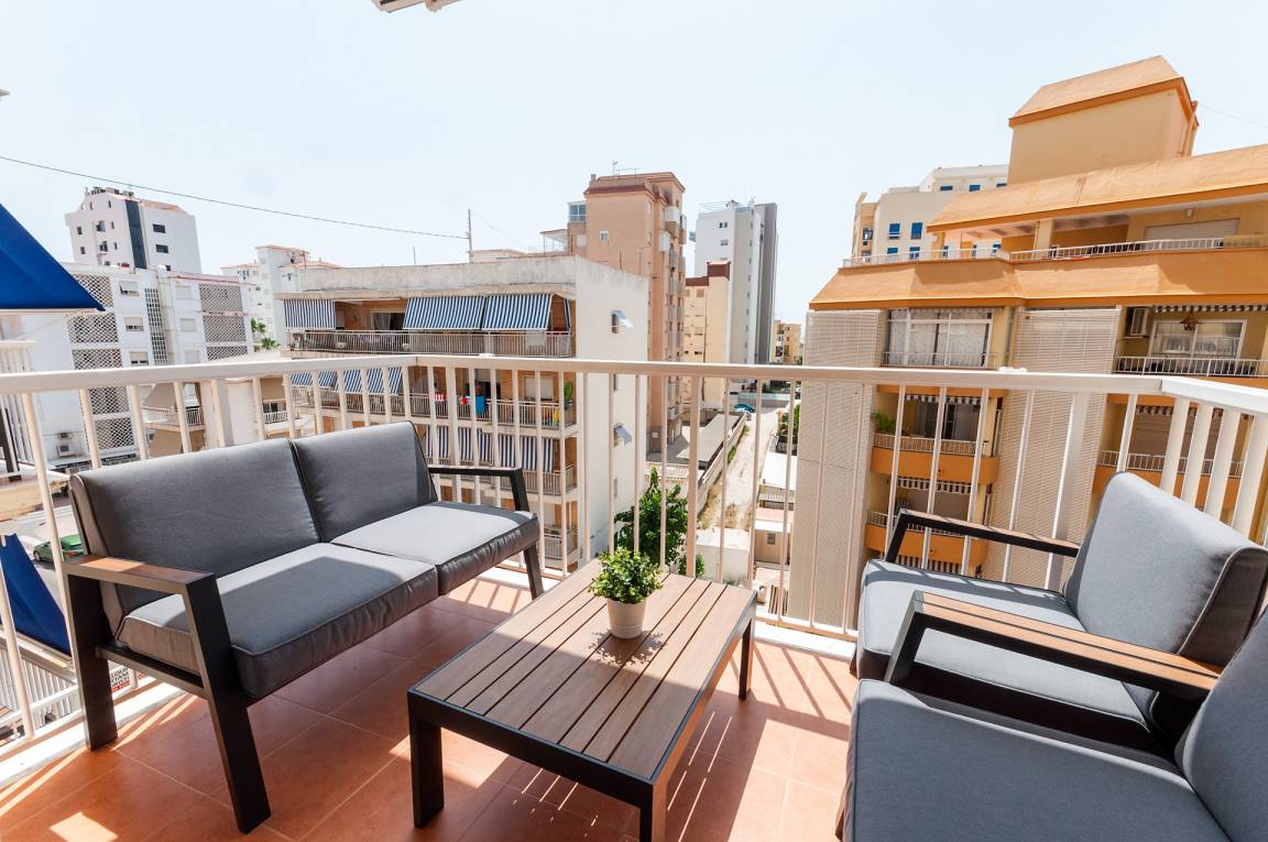 55 M² Huoneisto ∙ 2 Makuuhuonetta ∙ 4 Vierasta - Gandia
