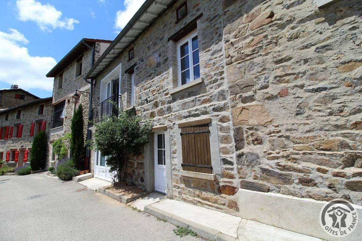 122 M² Gîte ∙ 3 Chambres ∙ 6 Personnes - Soucieu-en-Jarrest