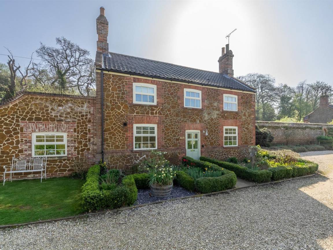 Cottage ∙ 3 Bedrooms ∙ 6 Guests - Old Hunstanton