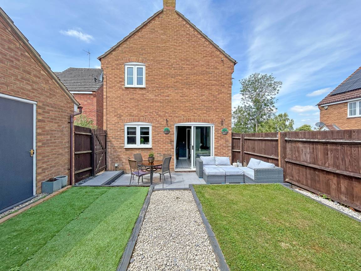 Cottage ∙ 2 Bedrooms ∙ 4 Guests - Bedfordshire