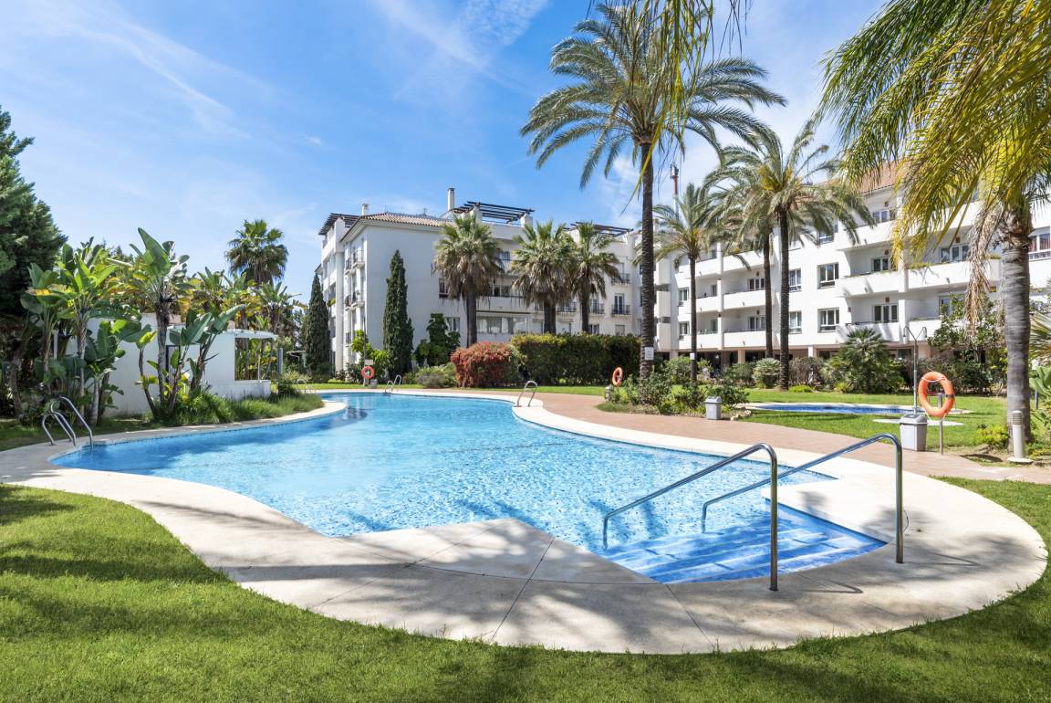 150 M² Apartment ∙ 4 Bedrooms ∙ 8 Guests - Puerto Banús