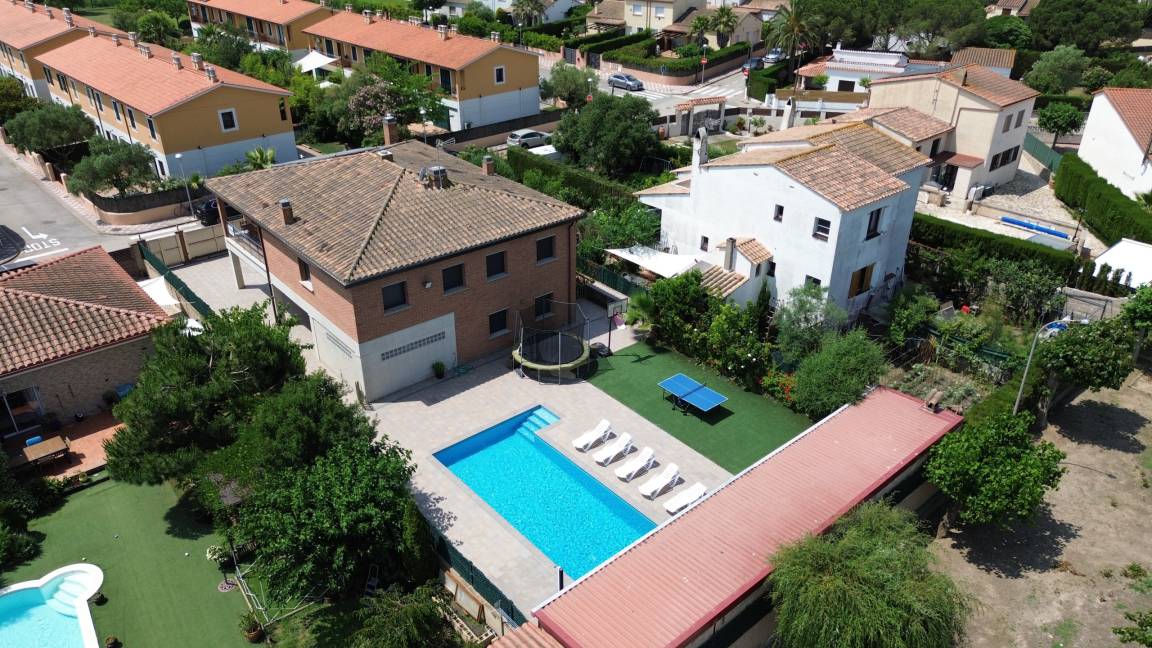 177 M² Villa ∙ 6 Slaapkamers ∙ 10 Gasten - L'Estartit
