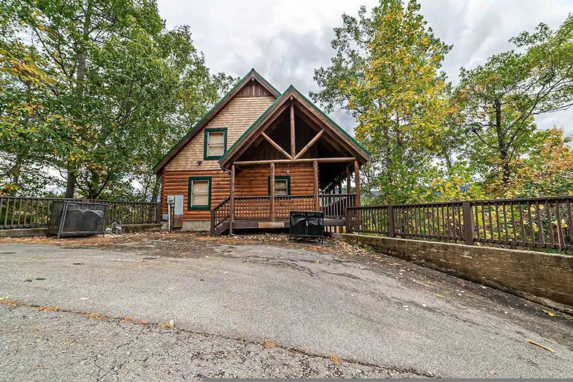 204 M² Apartment ∙ 5 Bedrooms ∙ 16 Guests - Pigeon Forge, TN