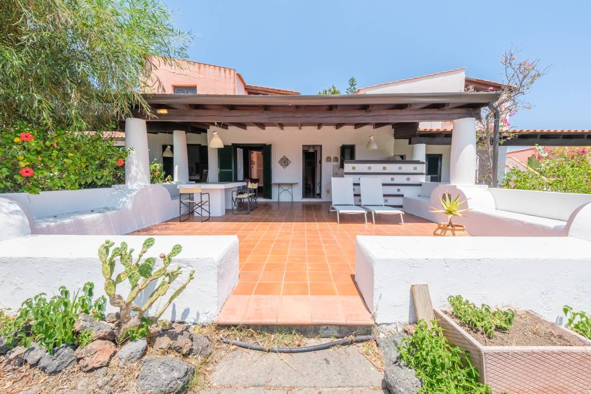 40 M² Villa ∙ 2 Bedrooms ∙ 4 Guests - Lipari