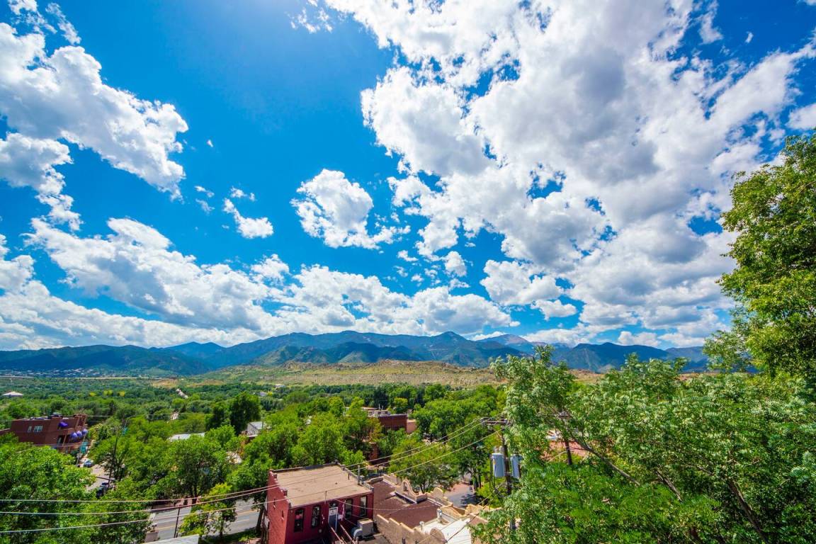 242 M² House ∙ 3 Bedrooms ∙ 9 Guests - Colorado Springs