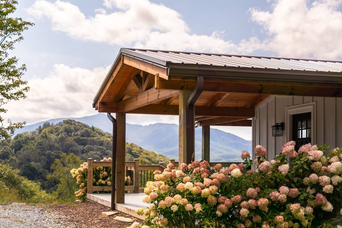 House ∙ 4 Bedrooms ∙ 10 Guests - Blowing Rock, NC