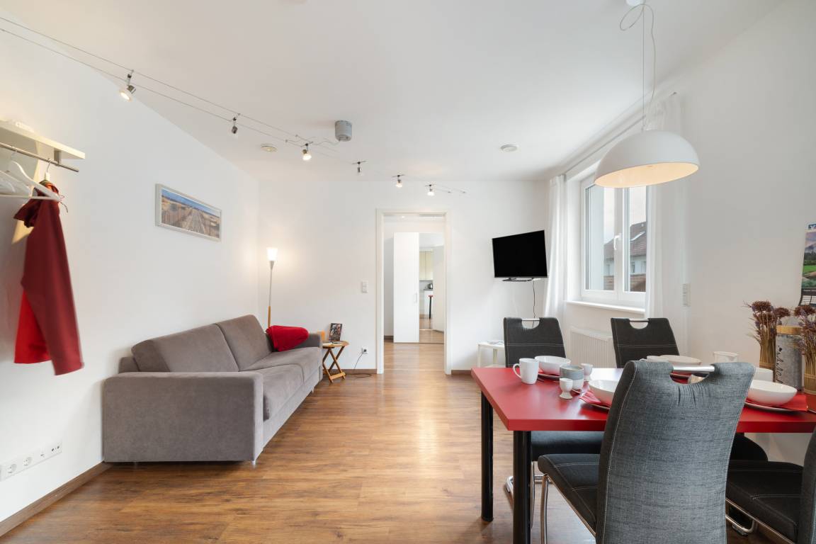 43 M² Ferienwohnung ∙ 1 Schlafzimmer ∙ 4 Gäste - Bad Urach