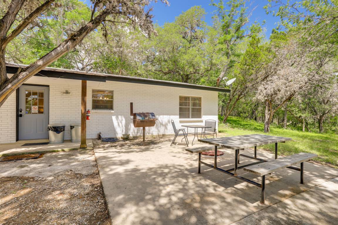 102 M² House ∙ 3 Bedrooms ∙ 10 Guests - Concan, TX