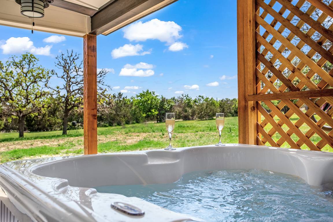 Cabin ∙ 1 Bedroom ∙ 2 Guests - Fredericksburg, TX