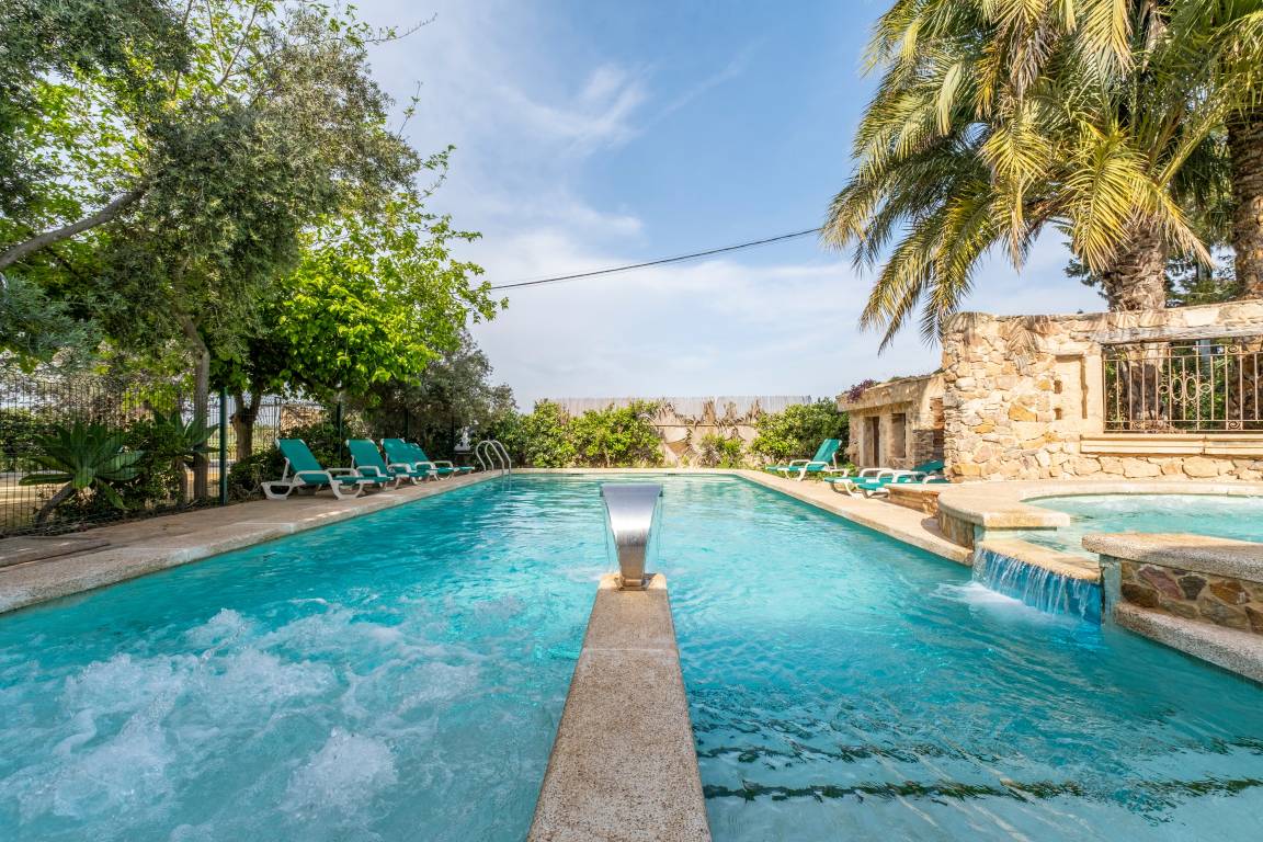 150 M² House ∙ 5 Bedrooms ∙ 10 Guests - Dolores, Spain