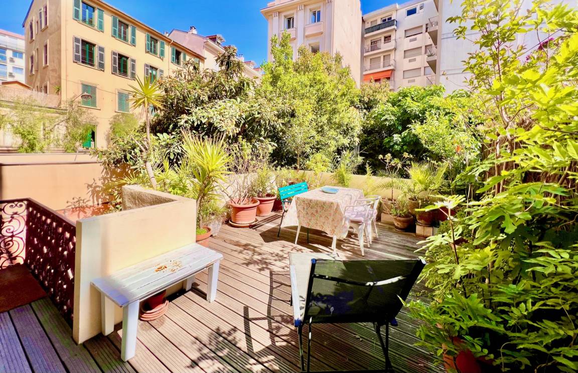 28 M² Studio ∙ 2 Personnes - ibis Nice Centre Gare