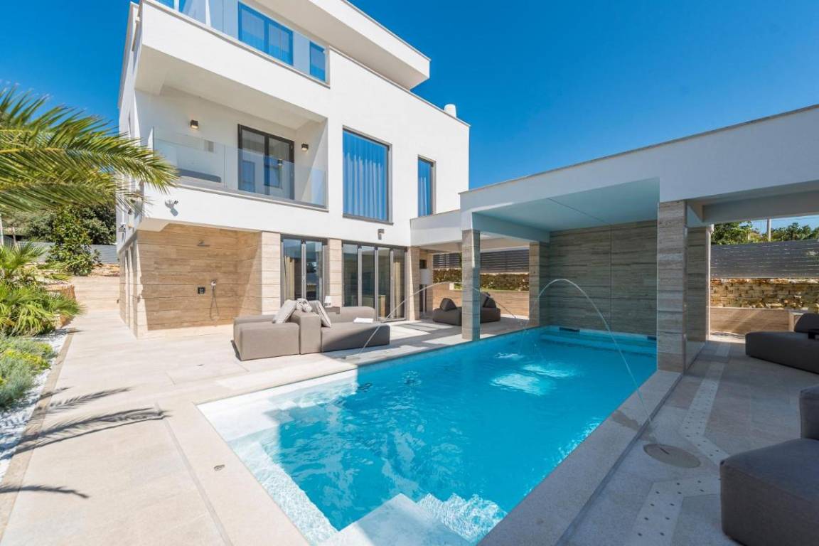 370 M² Villa ∙ 5 Bedrooms ∙ 10 Guests - Vir