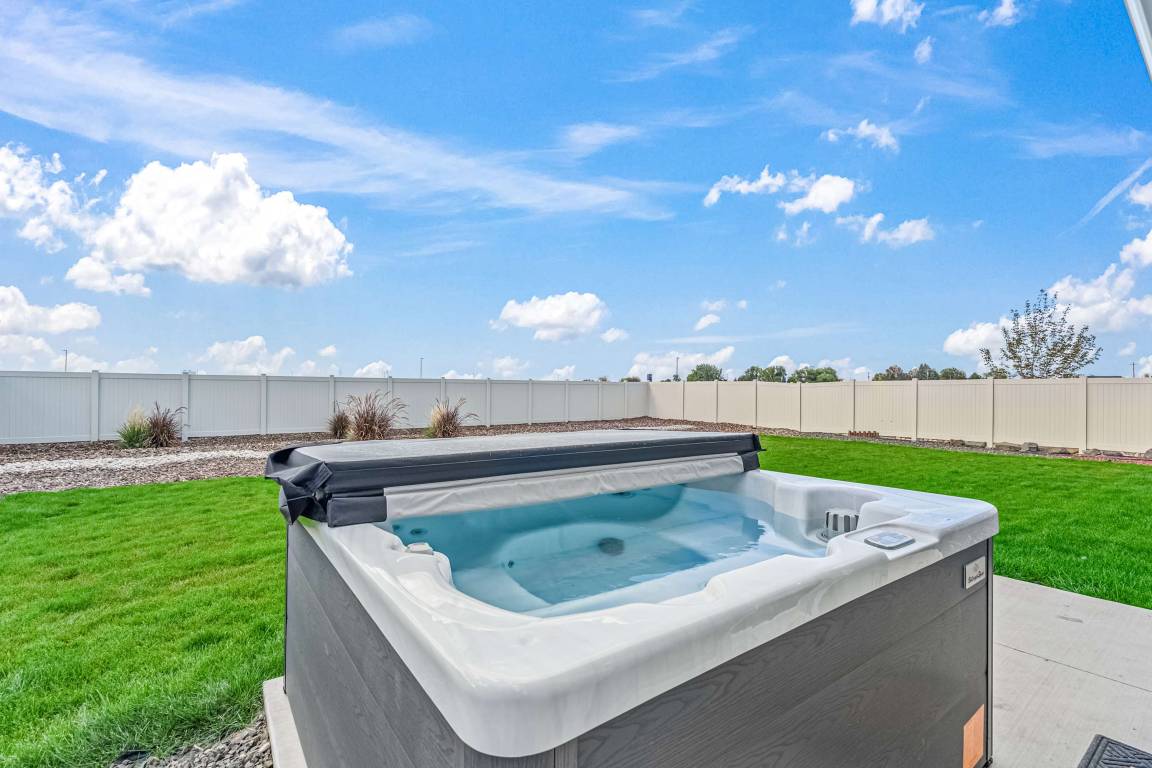 279 M² House ∙ 5 Bedrooms ∙ 20 Guests - Nampa, ID