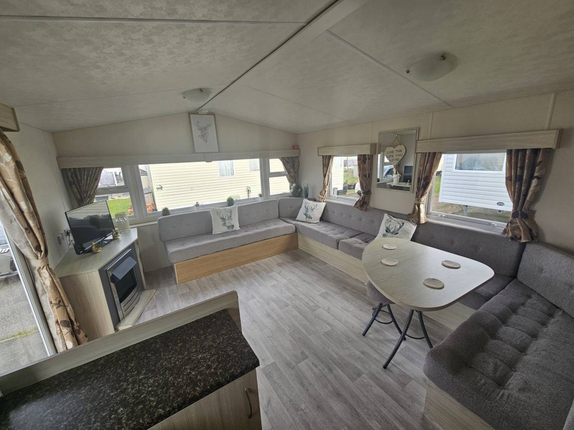 90 M² Cabin ∙ 3 Bedrooms ∙ 6 Guests - Rhyl