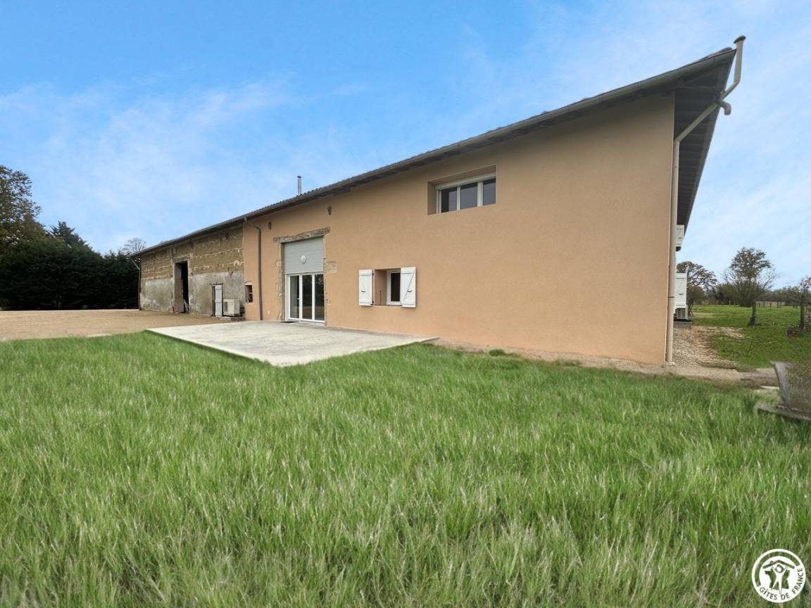 193 M² Gîte ∙ 5 Chambres ∙ 12 Personnes - Mâcon