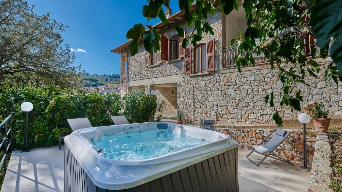 200 M² Villa ∙ 4 Bedrooms ∙ 6 Guests - Radda in Chianti