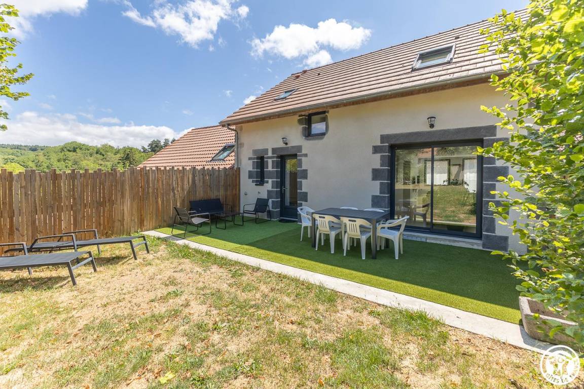 80 M² Gîte ∙ 3 Chambres ∙ 6 Personnes - Pontgibaud